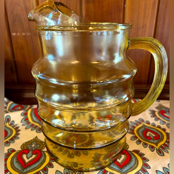 Vintage | Dining | Vintage Amber Beehive Pitcher Ribbed Handle Yellow ...